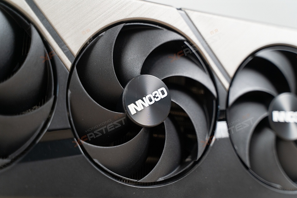 [XF 開箱] 纖薄版 RTX 4090 三槽設計‧9 導熱管‧核心超頻 INNO3D GeForce RTX 4090 X3 OC ...